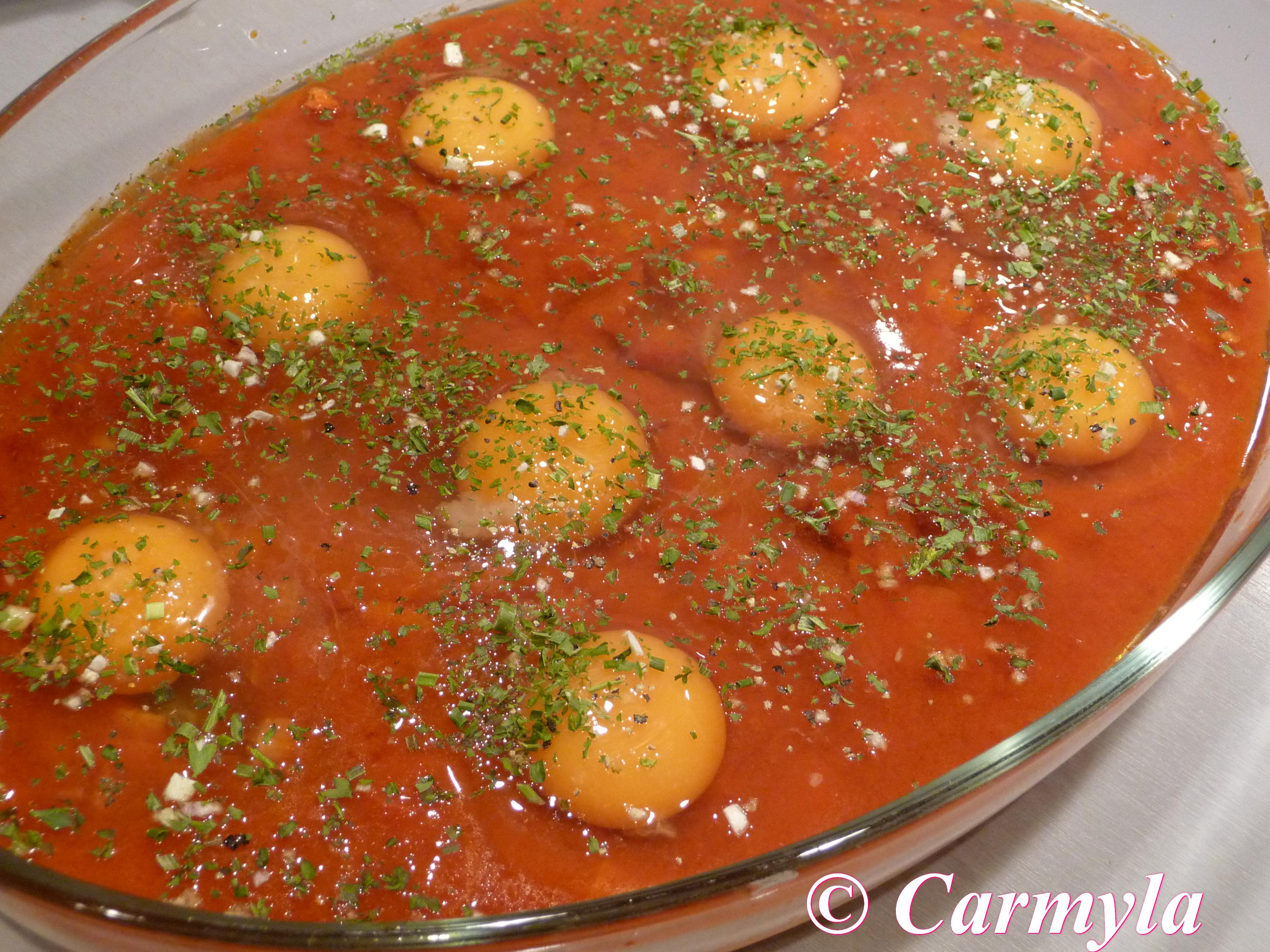 HUEVOS CON TOMATE Y PATATAS AL HORNO | CarmYla